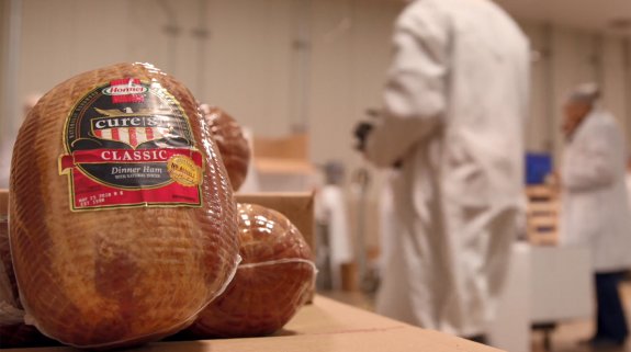 Hormel Foods Employees Prepare Care Packages for Fisher House Donation ...